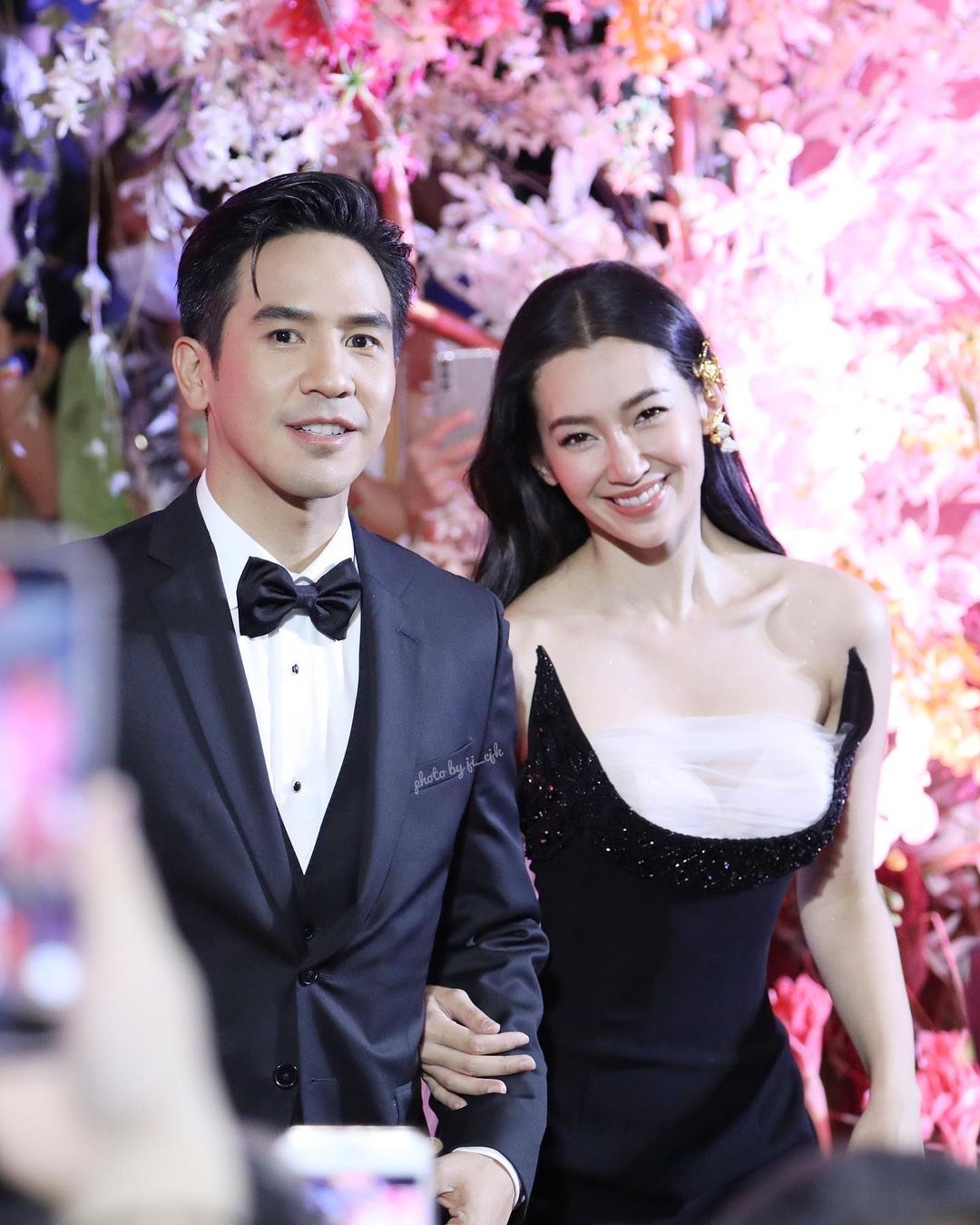 อดใจรอไม่ไหว !! “โป๊ป - เบลล่า” ในงานกาล่าพรีเมียร์ของภาพยนต์เรื่อง “บุพเพสันนิสวาส2” | iKIZZy