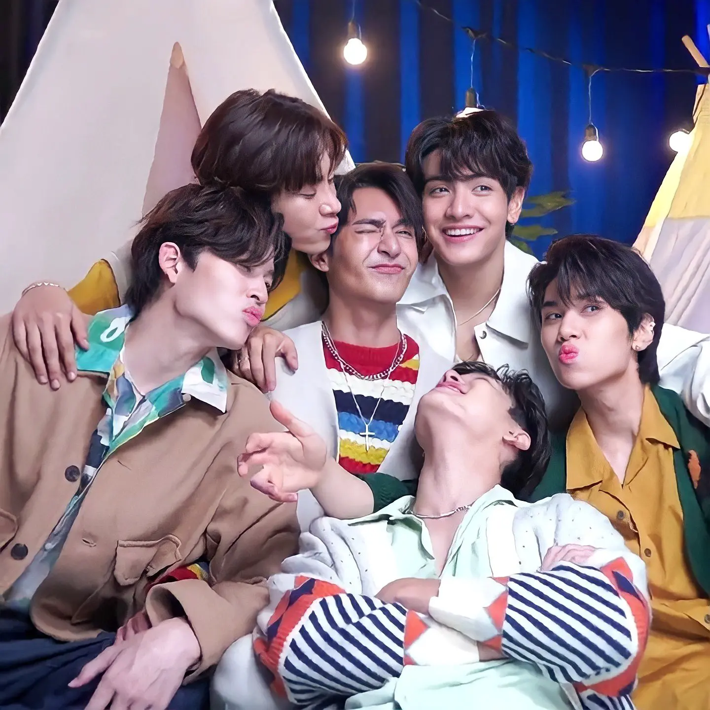 เตรียมตัวฟินเวอร์!! “เอิร์ท-มิกซ์-ปอนด์-ภูวิน-จุง-ดัง” ชวนแฟนๆ ไปชิปแบบจัดเต็มในงาน “Feel Fan ...