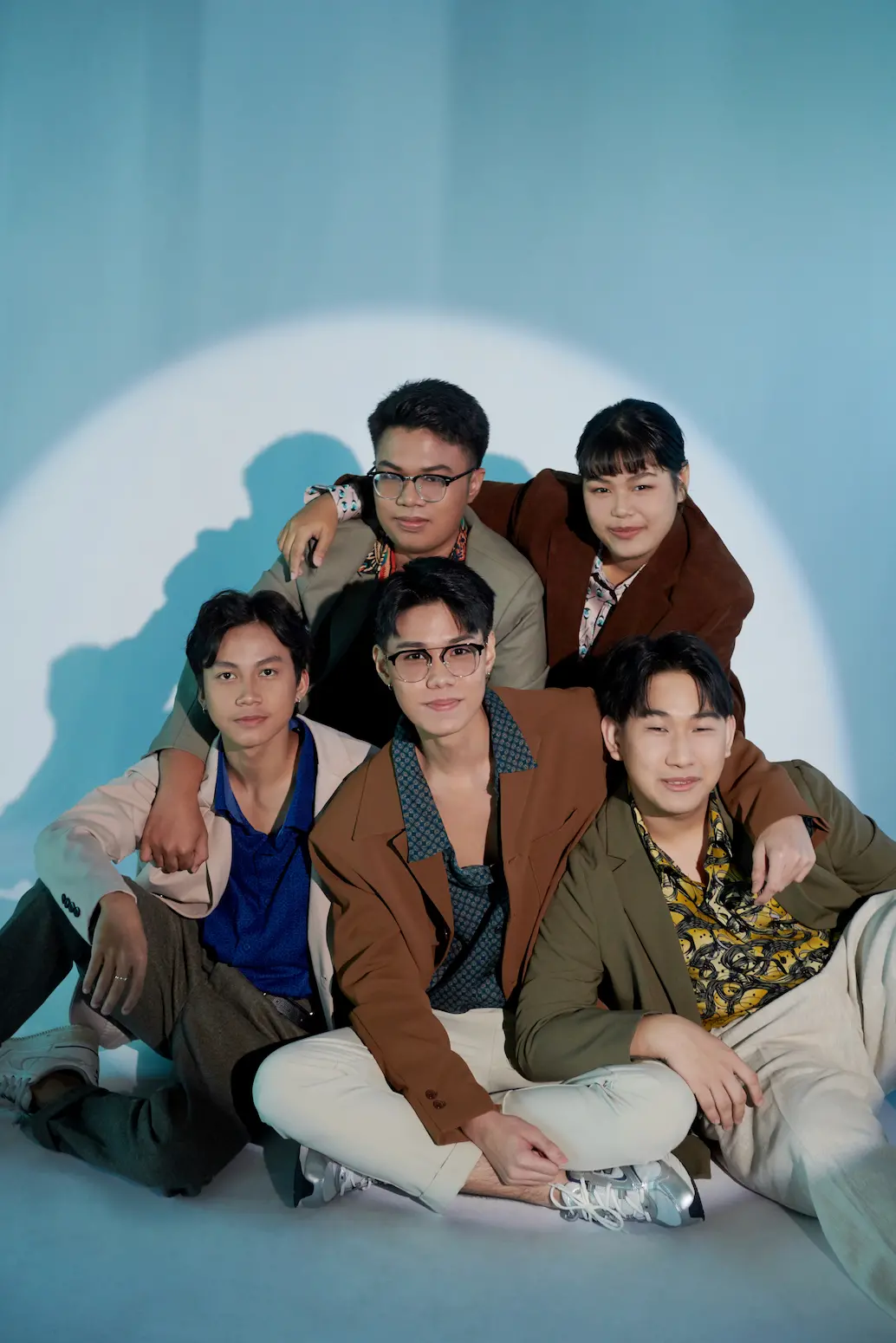 เตรียมกรี๊ดให้ลั่นพารากอน !! “ ครูเอ้ สยุมภู ” นำทัพศิลปินใหม่เดบิวต์ครั้งแรก !! | iKIZZy